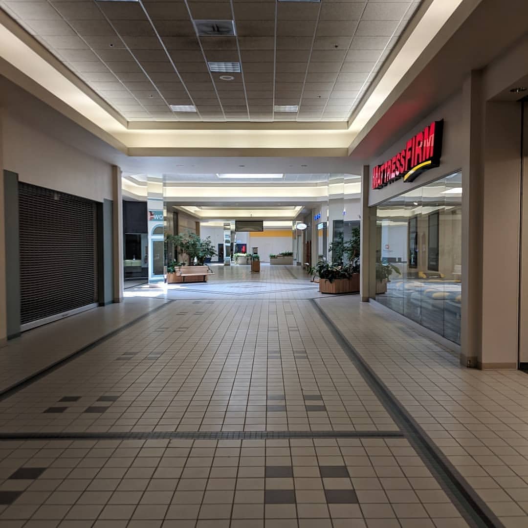 Belknap Mall | Grocery Anchored Enclosed Shopping Center - Marketplace